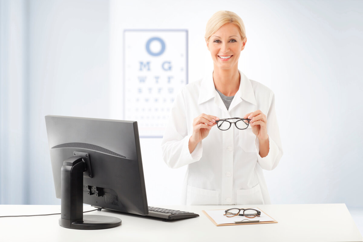 Myth Or Fact Can Sitting Too Close To The TV Hurt Your Eyes Will myth-or-fact-can-sitting-too-close-to-the-tv-hurt-your-eyes-will